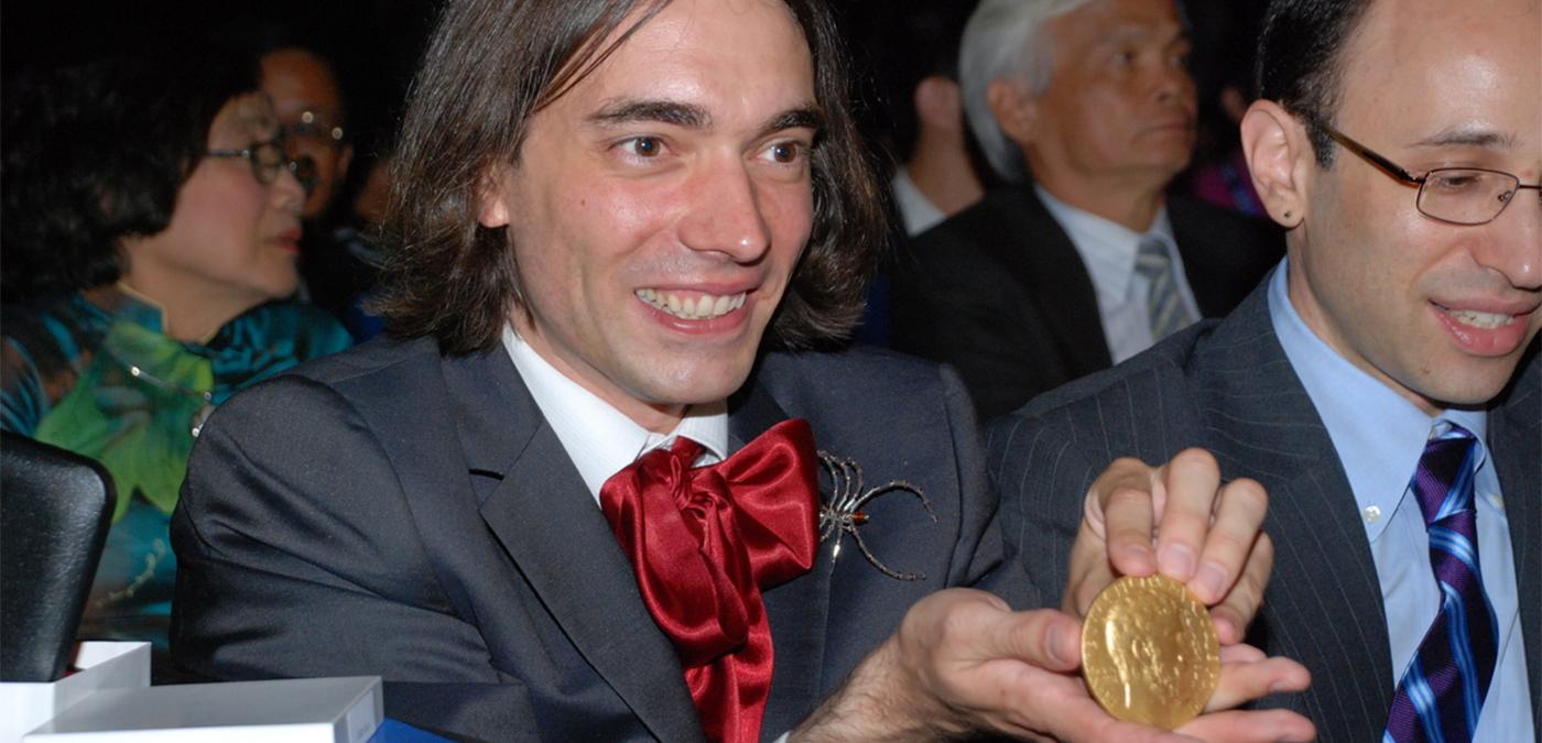 Dans les arcanes de la médaille Fields | CNRS Le journal