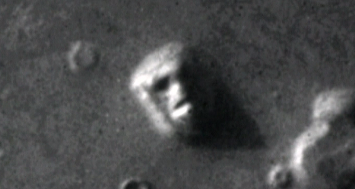 Retour sur le "visage" martien | CNRS Le journal